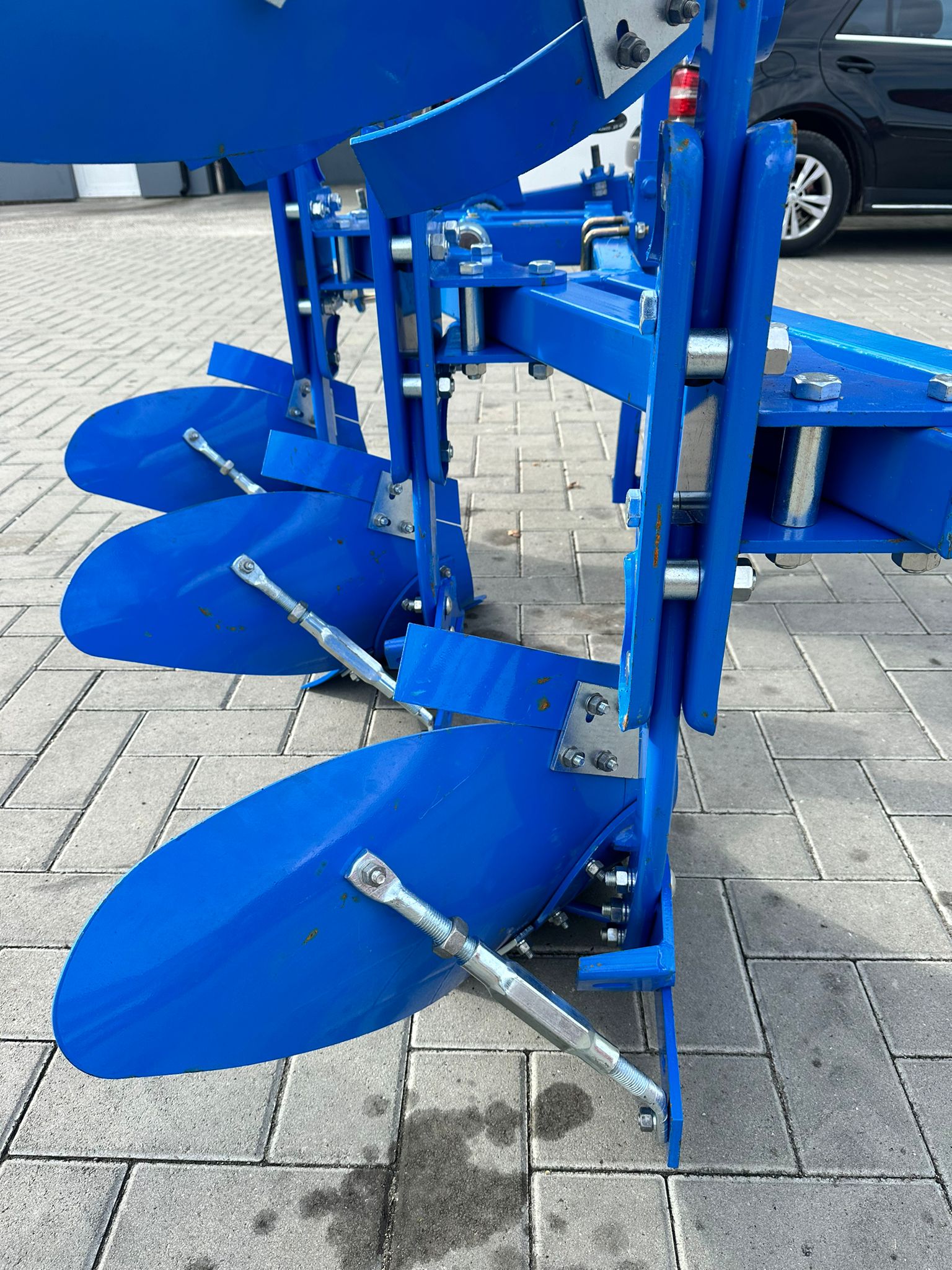 Plug reversibil hidraulic 3 trupite Turcesc pt tractor 50 – 100 CP ...