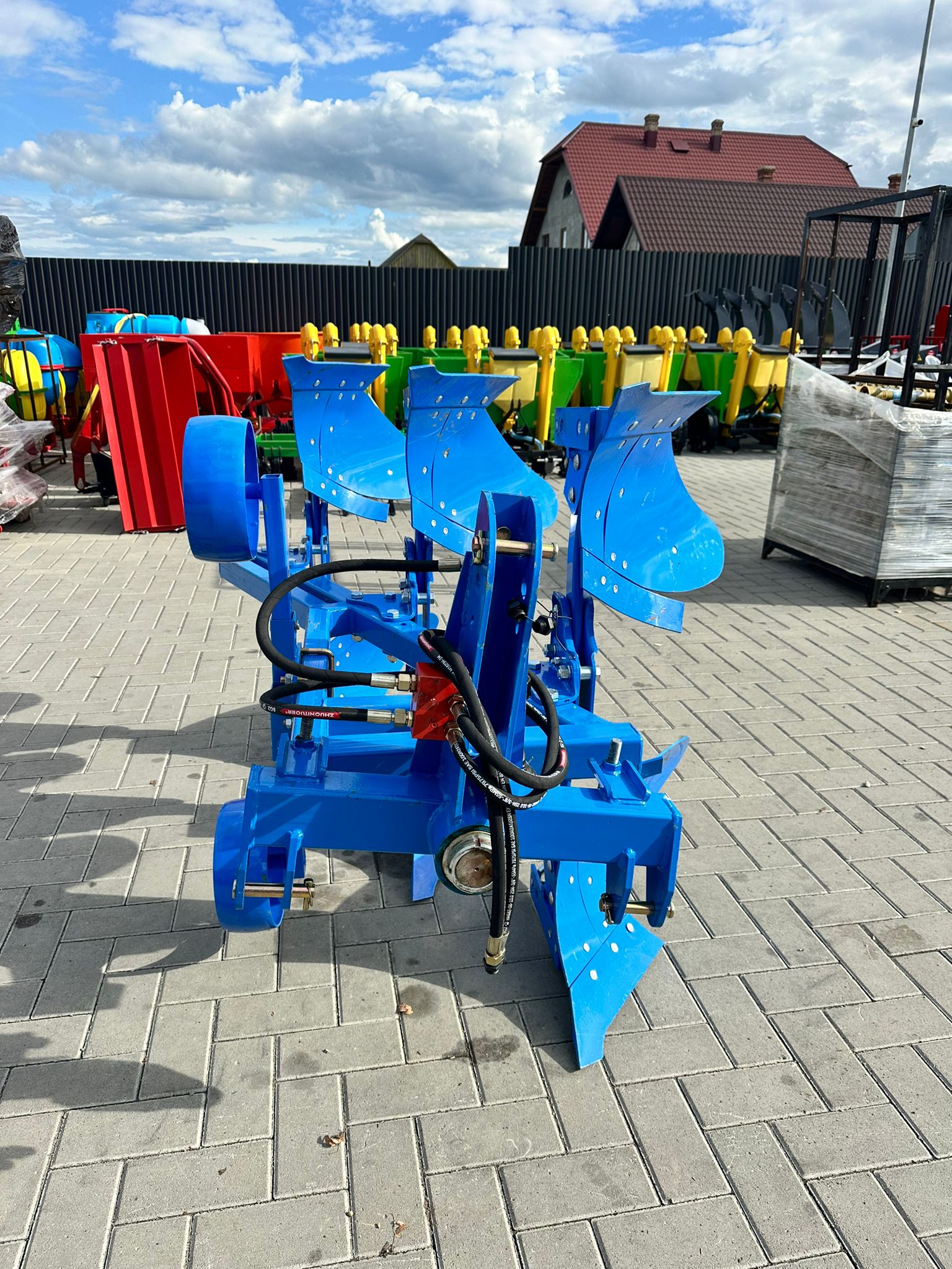 Plug reversibil hidraulic 3 trupite Turcesc pt tractor 50 – 100 CP ...